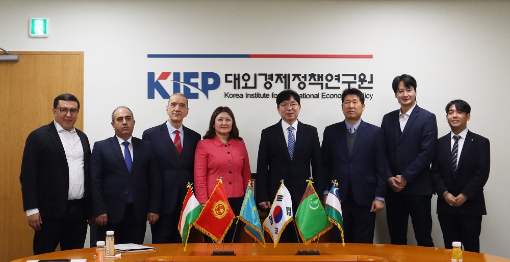 중앙아시아 전략연구 분야 싱크탱크 주요 인사 KIEP 방원 | 연구원동정 | 연구원소식 : 대외경제정책연구원