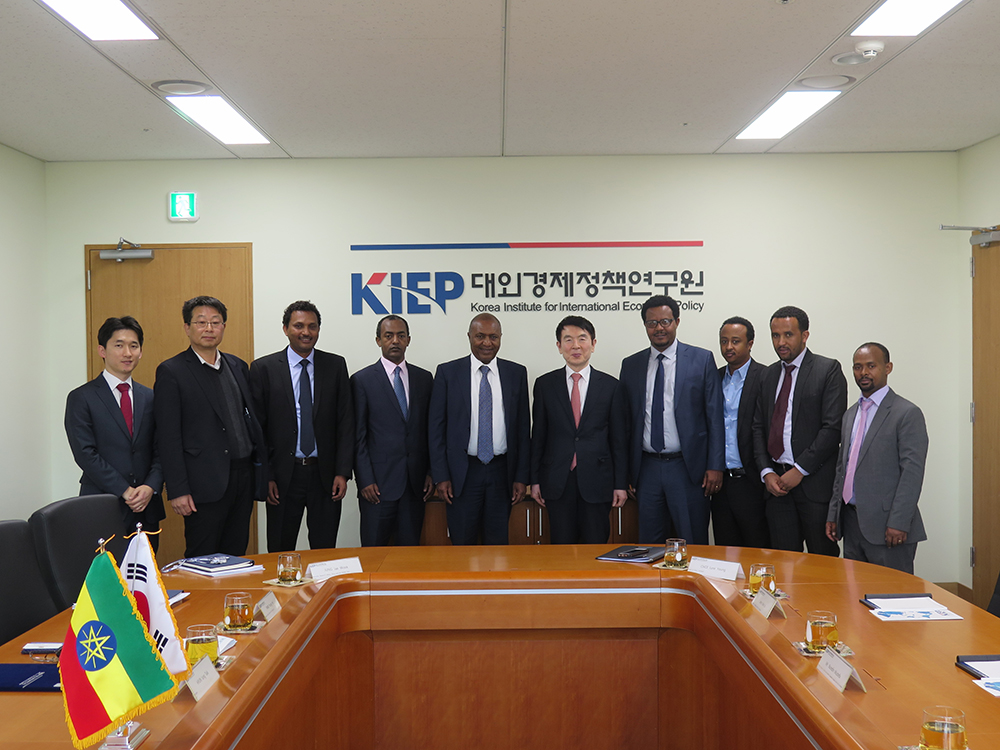 KIEP, 에티오피아 국책연구기관 정책연구센터(PSRC)와 연구협력에 관한 MOU 체결 | 공지사항 | 연구원소식 : 대외경제정책연구원