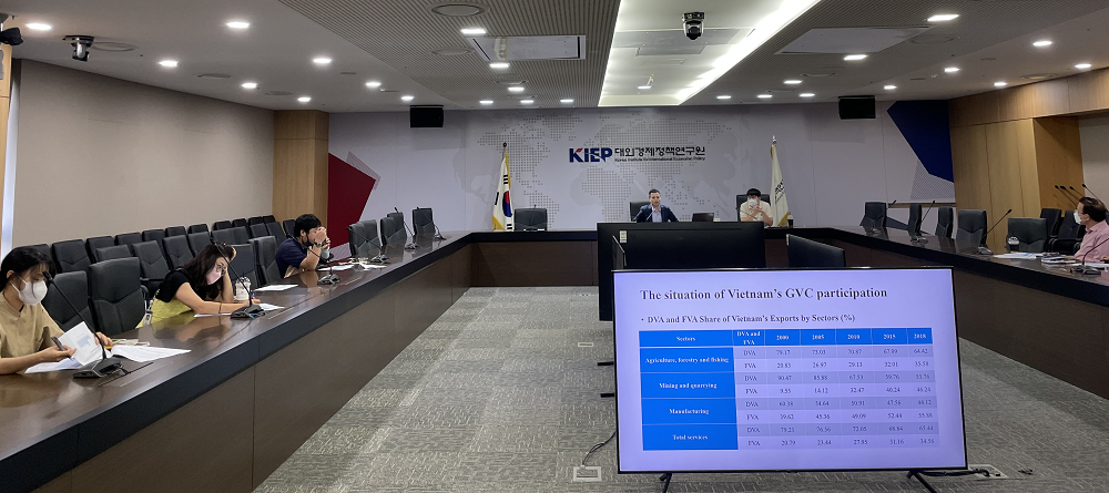 Visiting Scholar’s Seminar with Dr. Truong Quang Hoan, Institute for ...