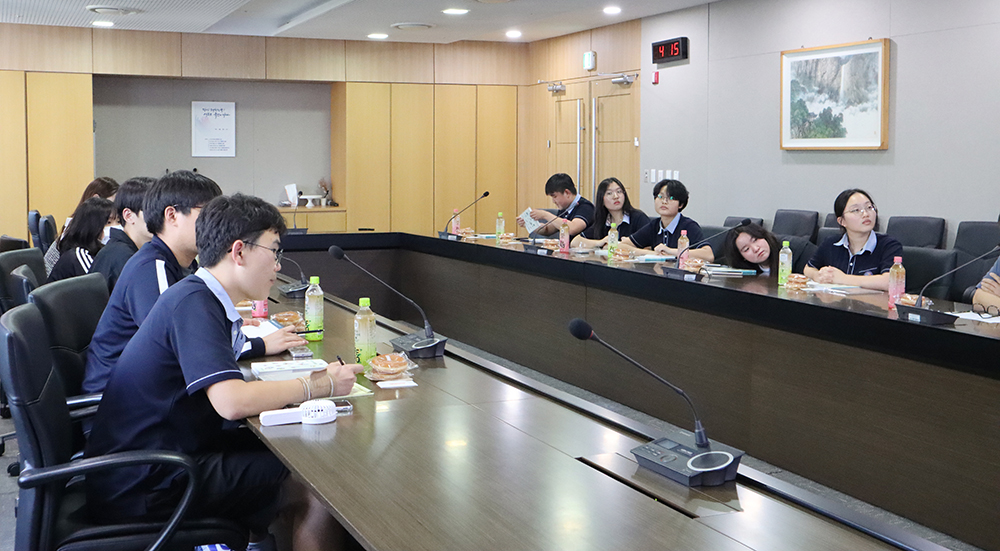 Students from Haemil High School visit KIEP for a Special Lecture ...